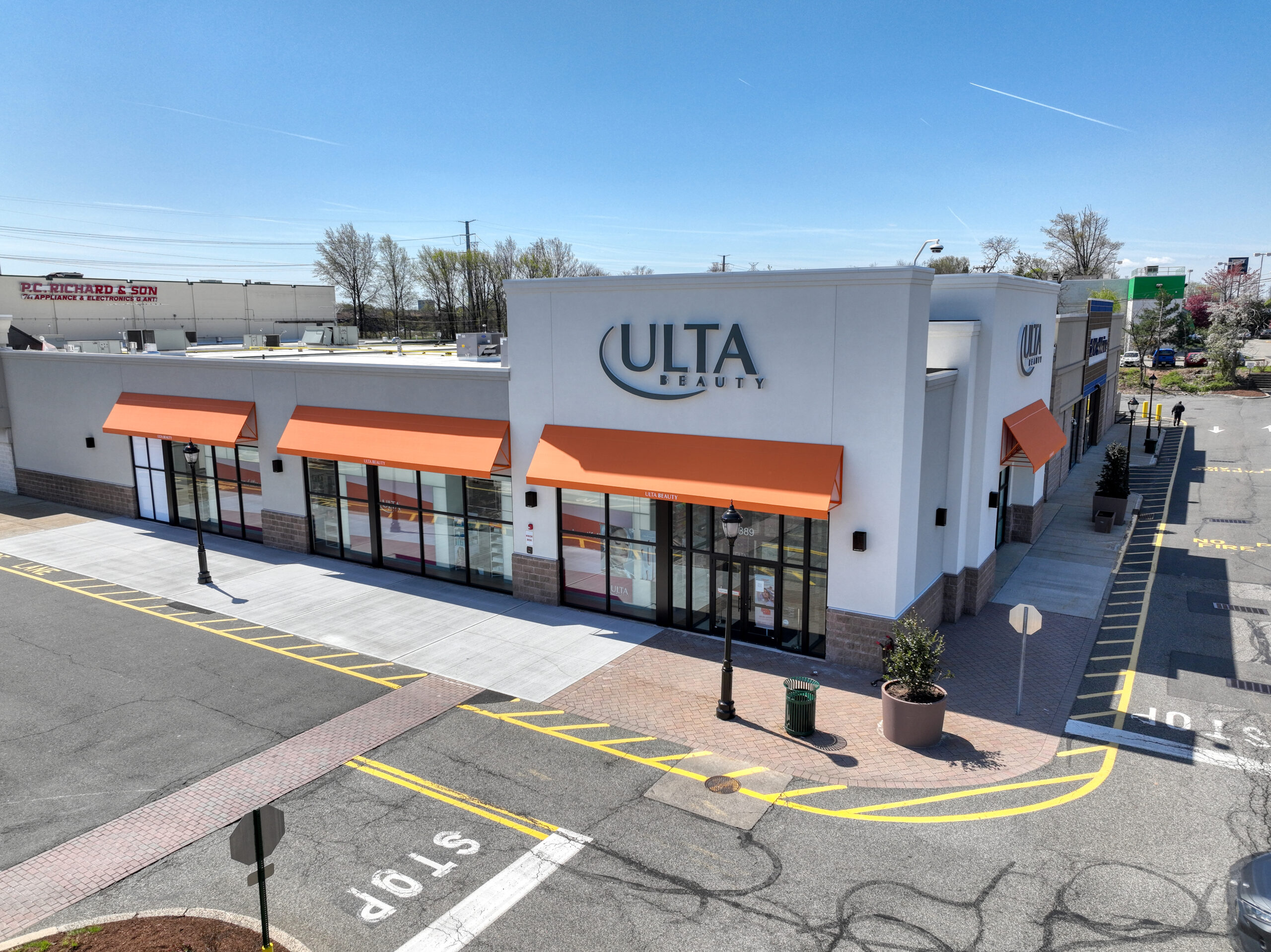 Renovated free-standing outparcel building at St. Georges Crossing in ...