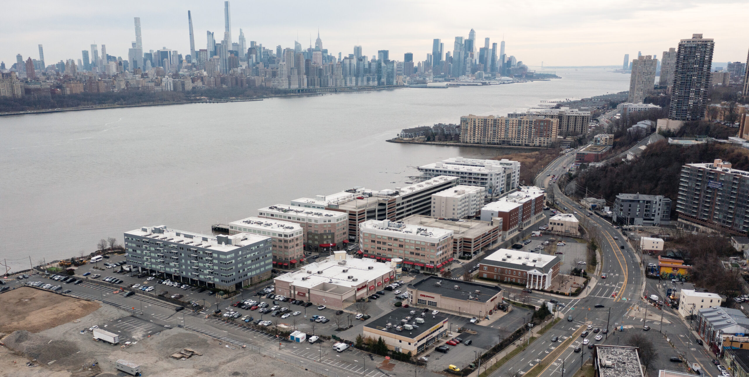 Edgewater Harbor - Levin Management